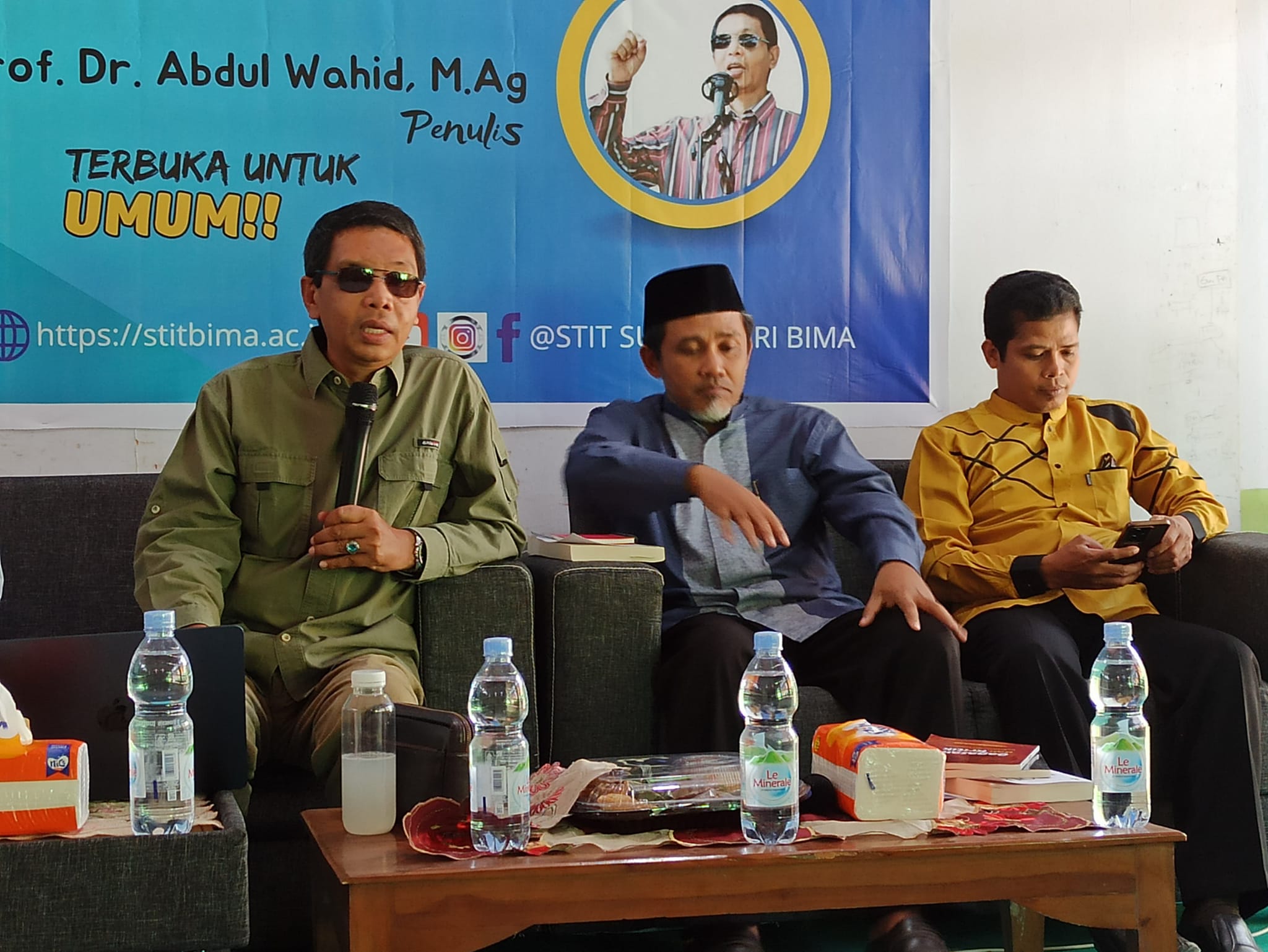 BEDAH BUKU "DOU MBAWA" - STIT SUNAN GIRI BIMA